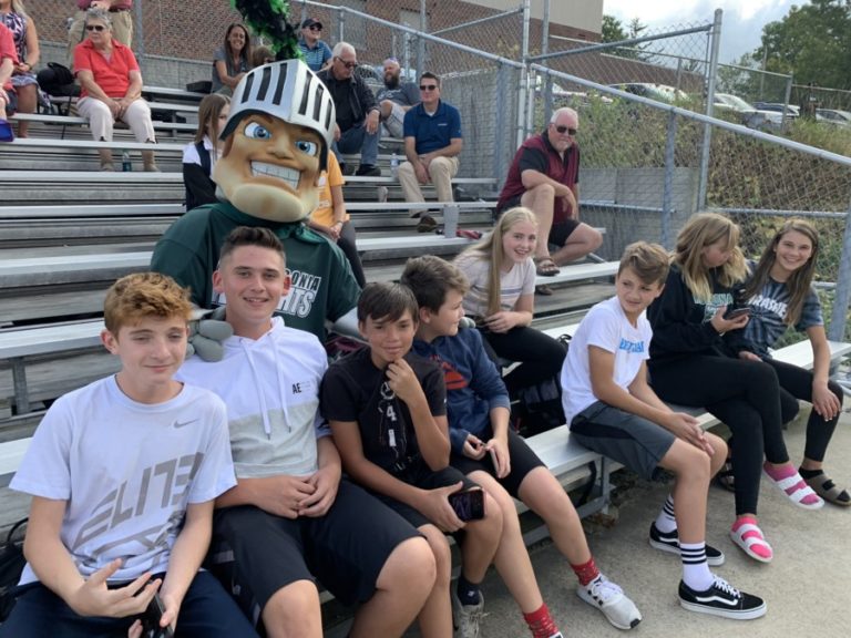 8th Grade Football Photos Plus 8th Grade Cheer Half-time Video ...